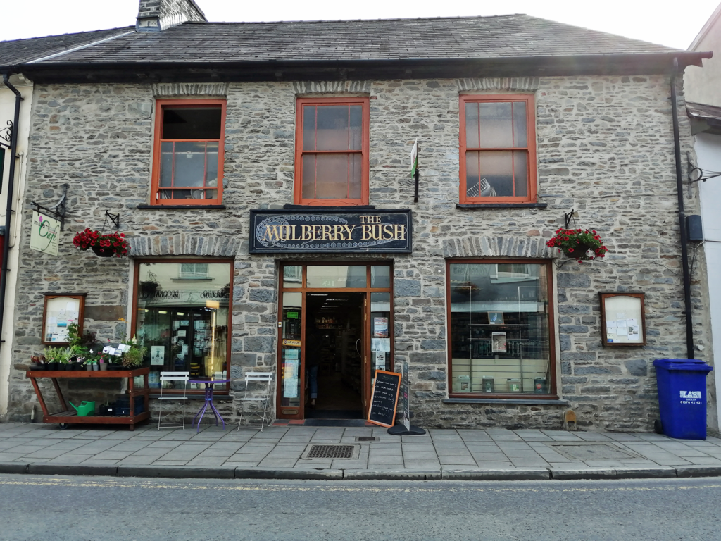 Mulberry Bush Wholefoods health food store & vegetarian cafe - Lampeter21