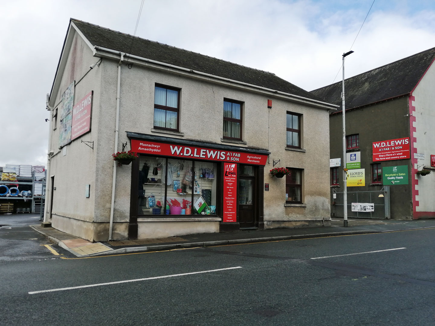 WD Lewis & Sons Agricultural Merchants, Lampeter - Lampeter21